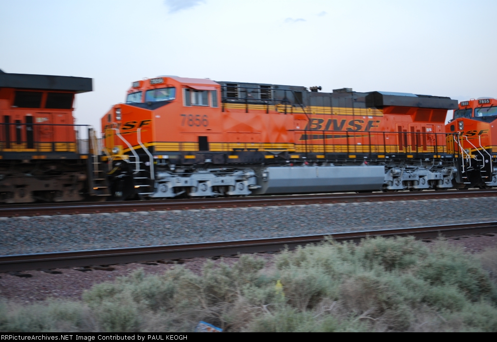 BNSF 7856 rolls west with BNSF 7855 as they pull into the East BNSF Barstow yard.
